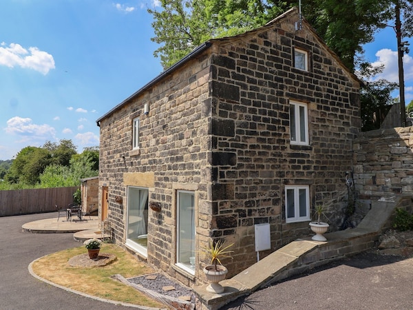 Cunliffe Barn, Pet Friendly, Character Holiday Cottage In Shipley - Ilkley