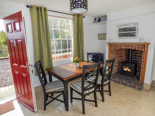 1 Willow Cottage, Family Friendly In Upton Upon Severn - Tewkesbury