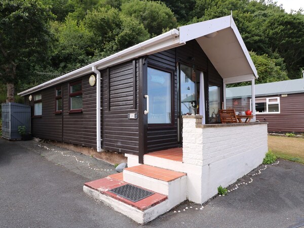 Captain's Cabin, Pet Friendly, Country Holiday Cottage In Aberystwyth - Borth