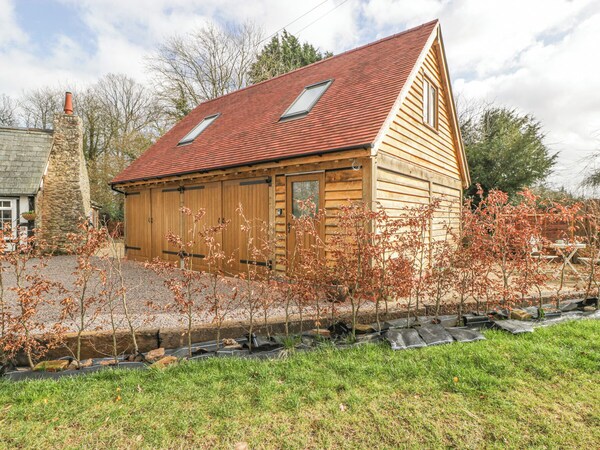 Pheasants Rise Apartment, Pet Friendly, With A Garden In Ross-on-wye - Gloucestershire
