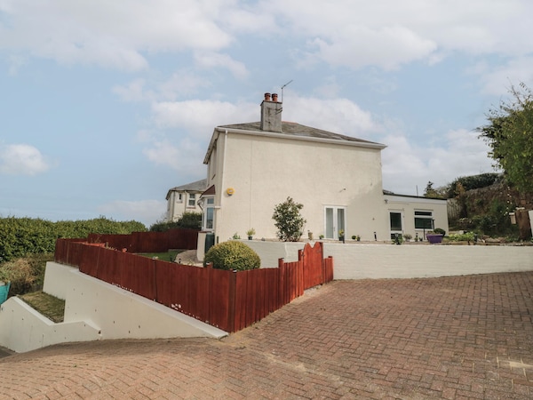 Hilltop Cottage, Pet Friendly, Character Holiday Cottage In Paignton - Brixham