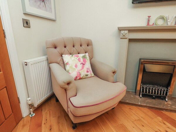 Secret Garden, Country Holiday Cottage, With A Garden In Bridlington - Bridlington