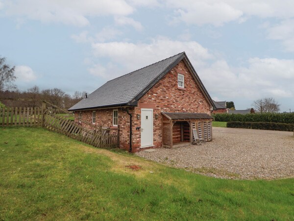 Nettleford Inhale, Pet Friendly, With A Garden In Kelsall - Tarporley