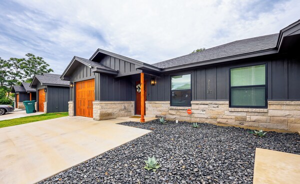 Pet-friendly 3br Home - Within Walking Distance To Umhb With A Fenced Yard - Salado, TX
