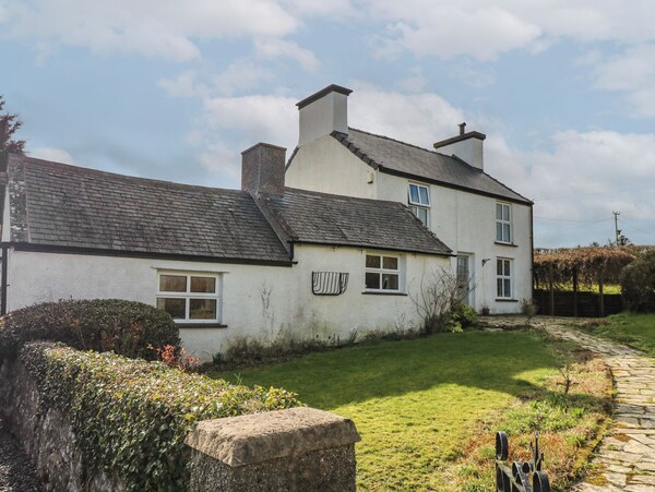 Melin Rhos Farm, Pet Friendly, Country Holiday Cottage In Moelfre - Moelfre