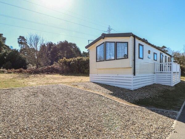 31b Foxburrow Hang, Pet Friendly, With A Garden In Belton, Norfolk - Great Yarmouth