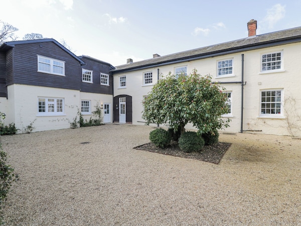 Oak, Pet Friendly, With Pool In Kintbury - Highclere