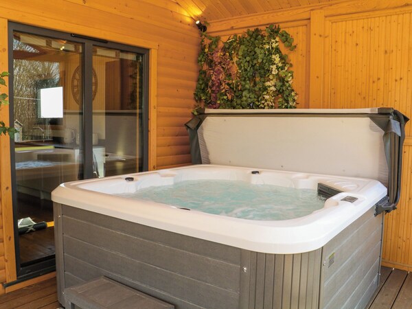 Alpaca Lodge, Family Friendly, With Hot Tub In Barkston - Lincolnshire