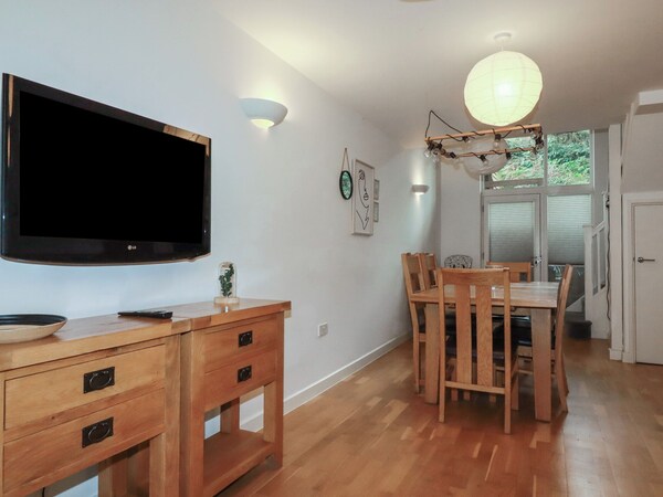 Tregullan, Pet Friendly, Country Holiday Cottage In Porthtowan - St Agnes