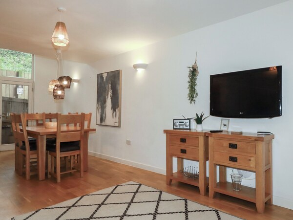 Treburgett, Pet Friendly, Country Holiday Cottage In Porthtowan - St Agnes