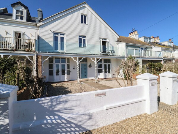 Marine House, Pet Friendly, Character Holiday Cottage In Pevensey Bay - Pevensey