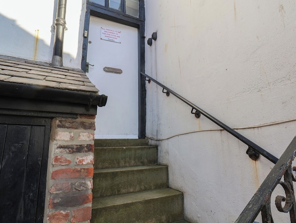 Star Inn Apartment, Character Holiday Cottage In Whitby - Sandsend