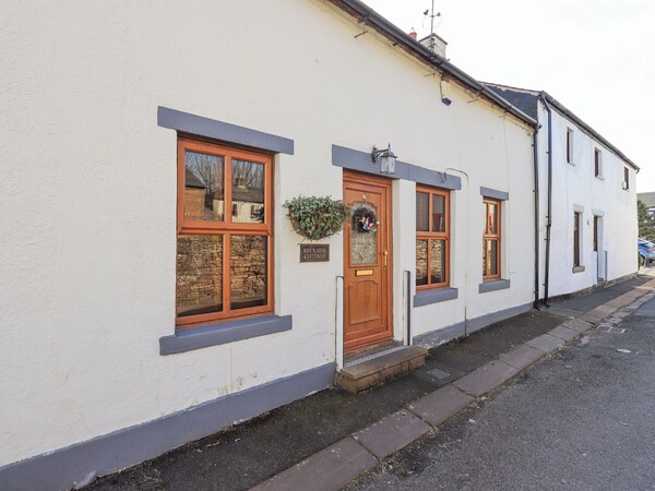 Beckside Cottage, Pet Friendly, Character Holiday Cottage In Penrith - Penrith
