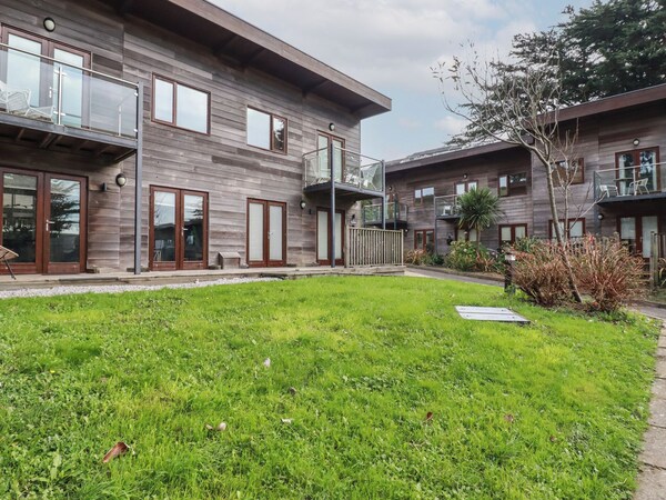 Treveglos, Family Friendly, Country Holiday Cottage In Porthtowan - St Agnes