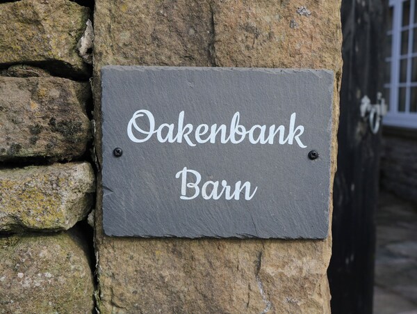 Oakenbank Barn, Pet Friendly, Character Holiday Cottage In Bollington - 메이클즈필드