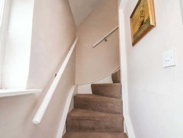 Abbey View, Pet Friendly, Character Holiday Cottage In Whitby - Whitby