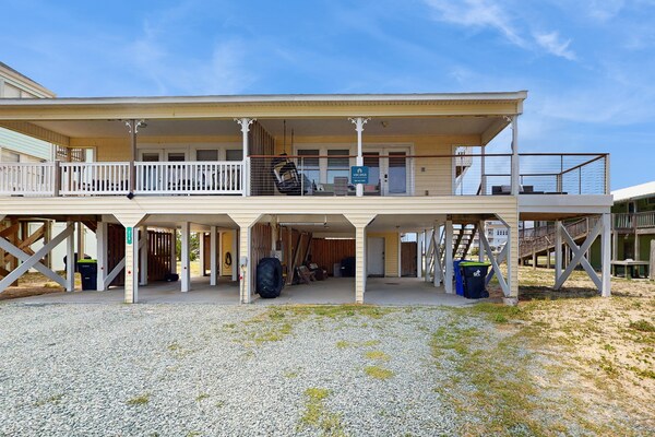 Updated Home Steps Away From The Beach With Outside Patio, Central A/c, And Wifi - North Topsail Beach, NC