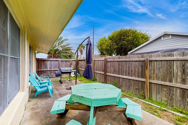 Dog-friendly Home With Two Living Rooms - Near Beaches, Shopping & Dining - Rockport