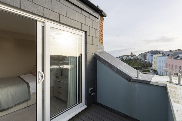 No 10 Croft House, Pet Friendly, Luxury Holiday Cottage In Tenby - Tenby
