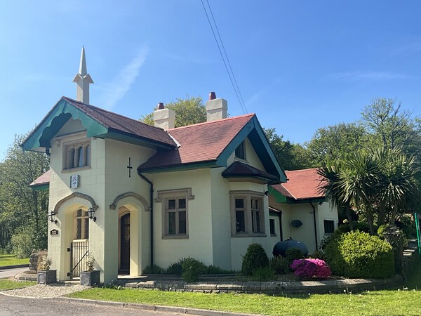 Hafod Lodge, Family Friendly, Luxury Holiday Cottage In Pontyclun - Vale of Glamorgan