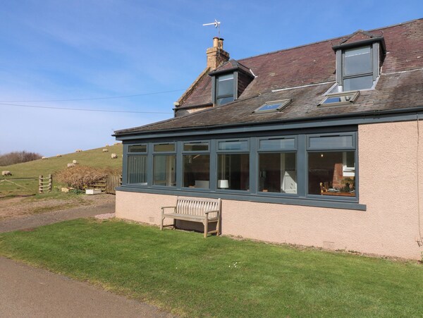 1 Deuchrie Cottages, Pet Friendly, With Open Fire In East Linton - Dunbar