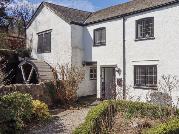 2 New Mill Cottages, Pet Friendly, With Open Fire In North Bovey - Chagford