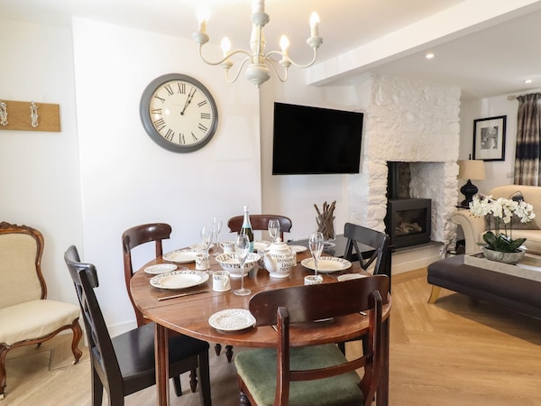 3 Rosemary Lane, Pet Friendly, Luxury Holiday Cottage In Conwy - Conwy