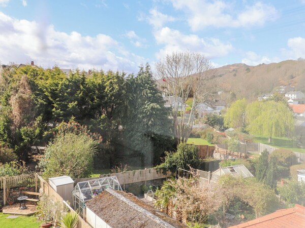Dolawen Bach, Character Holiday Cottage, With Open Fire In Conwy - Conwy