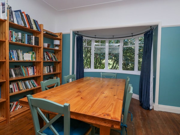 Brackenthwaite, Pet Friendly, Character Holiday Cottage In Windermere - Windermere