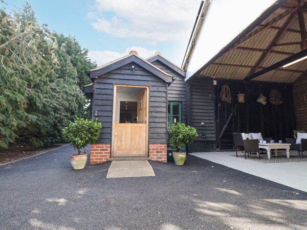 Bradley's Barn, With A Garden In Great Horkesley - Essex