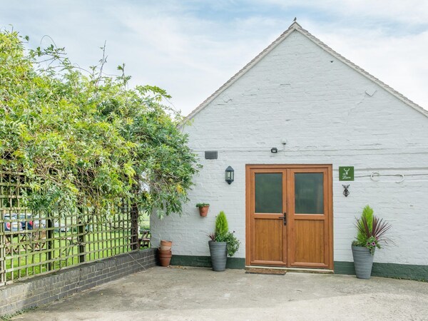 The Haughmond, Pet Friendly In Upton Magna, Shropshire - Shrewsbury