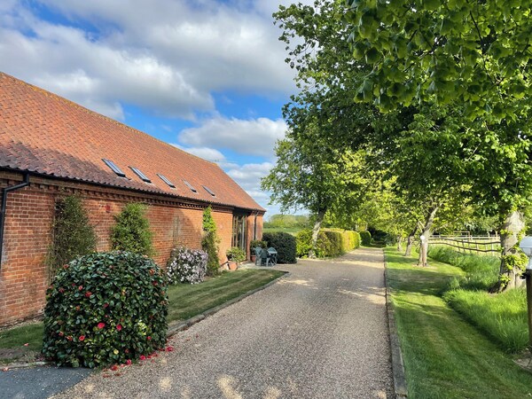 Pear Tree, Family Friendly, With A Garden In Wood Norton - Briston