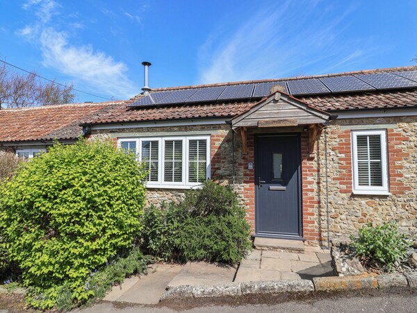 Damson Tree Cottage, Pet Friendly, With Open Fire In Charmouth - Charmouth