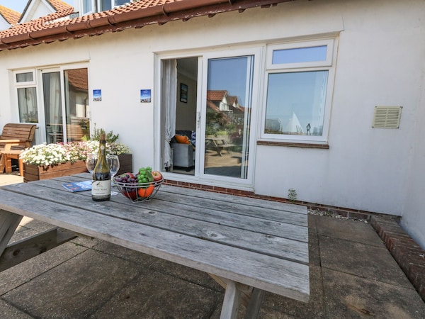 Sea Spray, Pet Friendly, Country Holiday Cottage In Bowleaze - Dorset
