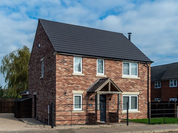 Farm View House, Pet Friendly, With Hot Tub In Somerby - Melton Mowbray