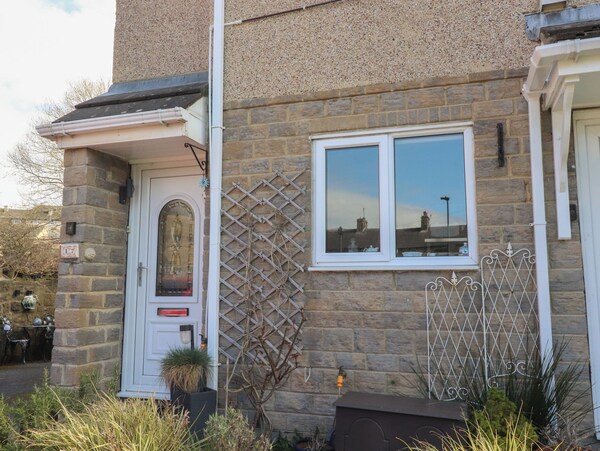 17 Alexandra Court, Pet Friendly, With A Garden In Skipton - Skipton