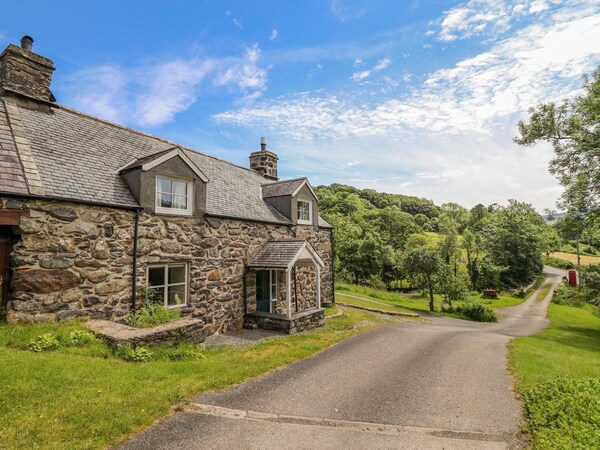 Ty Glan Yr Afon, Pet Friendly, With Open Fire In Dolgellau - Dolgellau
