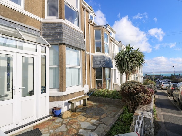 Breakers Point, Family Friendly, Country Holiday Cottage In St Ives - St Ives
