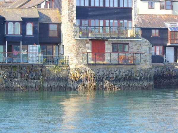 Tobys Quay, Family Friendly, With A Garden In Falmouth - Falmouth