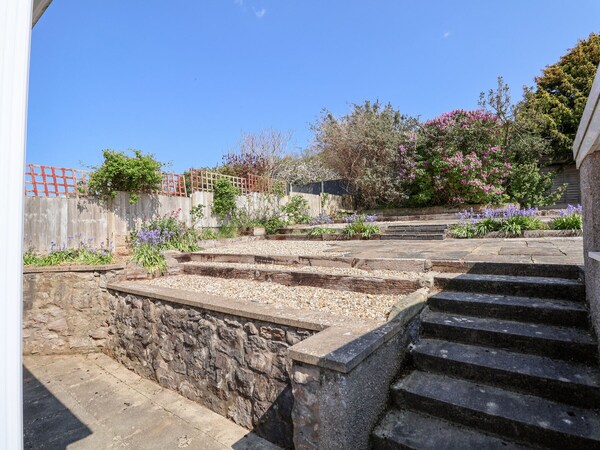 Bryn Bach, With A Garden In Rhos-on-sea - Rhos on Sea