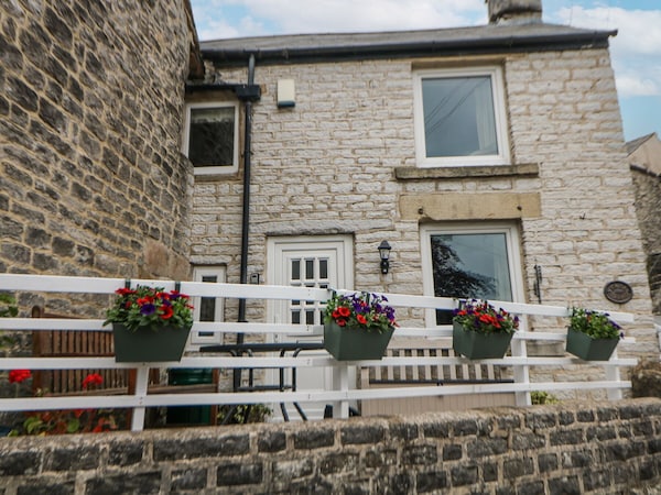 Bank Cottage, Pet Friendly, With Open Fire In Bradwell - Edale
