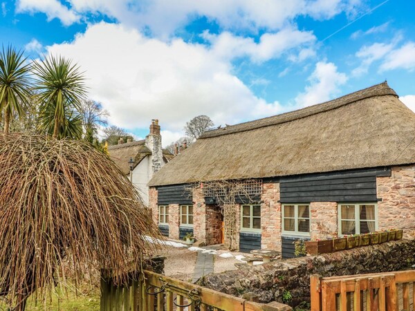 Meadow Thatch, Pet Friendly, Character Holiday Cottage In Cockington - Shaldon