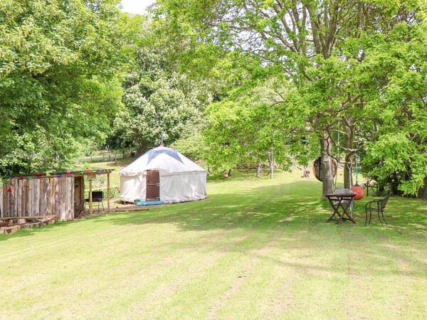 Stardust, Character Holiday Cottage, With Open Fire In Ventnor - Isle of Wight
