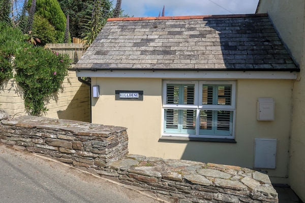 Hilldene, Pet Friendly, Character Holiday Cottage In Treknow - Boscastle