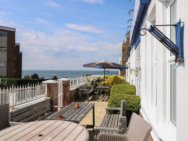 The Burleigh, Family Friendly, Country Holiday Cottage In Hunstanton - Old Hunstanton