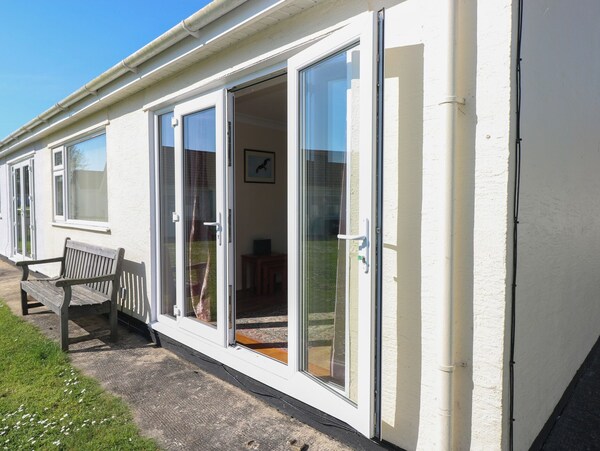 Kites - 52 Gower Holiday Village, Pet Friendly In Port Eynon - Rhossili