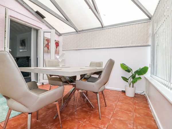 46 Dalby Road, Pet Friendly, With A Garden In Antsey - Leicester