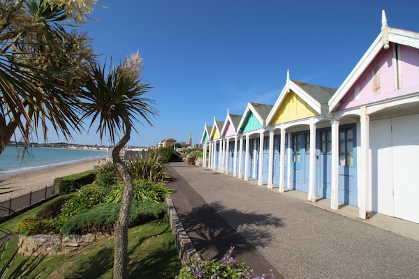 Old Malthouse Apartment, Pet Friendly In Weymouth -