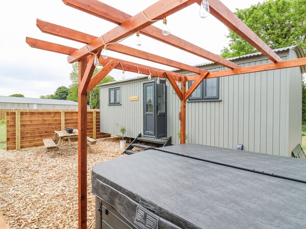 Woodpecker, Pet Friendly, Character Holiday Cottage In Bottisham - Cambridgeshire