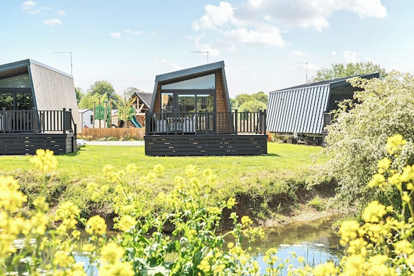 Starlight Skylight - Billing Aquadrome In Billing Aquadrome Holiday Park - Buckinghamshire